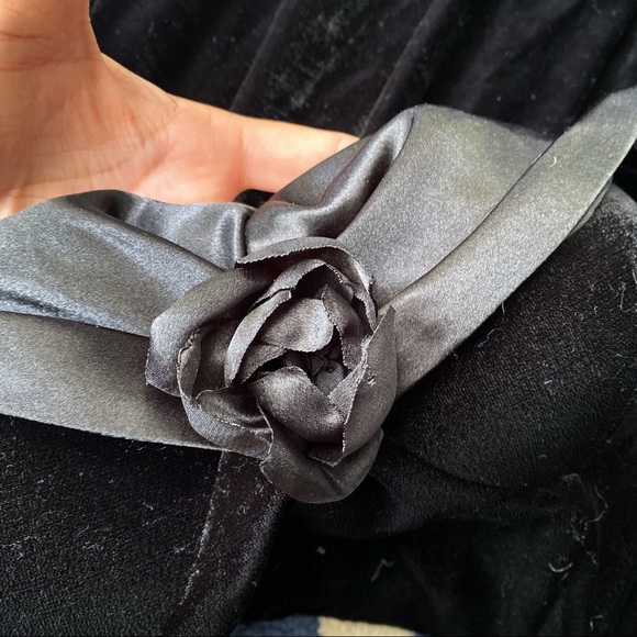 Karoline | Dresses | Karoline Black Velvet Rose Detail Cocktail Dress ...